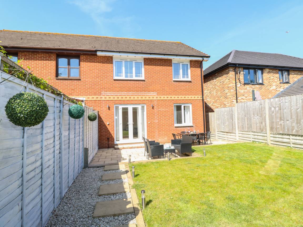 Cottage ∙ 3 Bedrooms ∙ 6 Guests - Colwell Bay