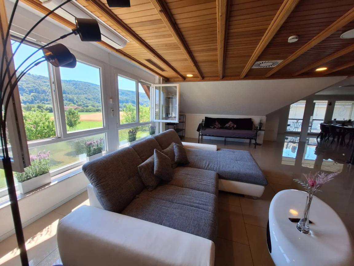 107 M² Apartment ∙ 1 Bedroom ∙ 5 Guests - Bözen