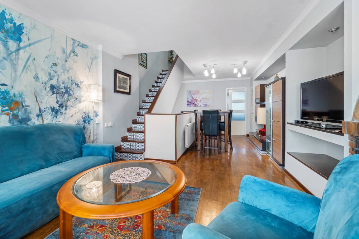 120 M² House ∙ 4 Bedrooms ∙ 6 Guests - Roses