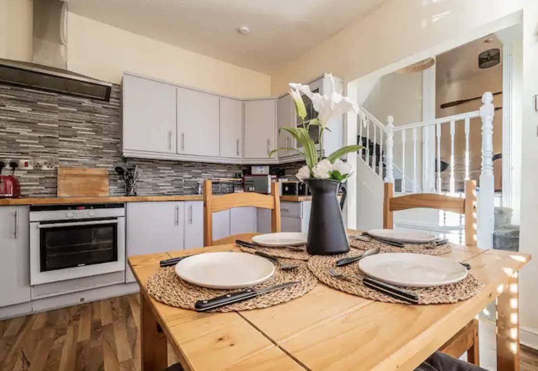 120 M² House ∙ 2 Bedrooms ∙ 4 Guests - Dawlish Warren