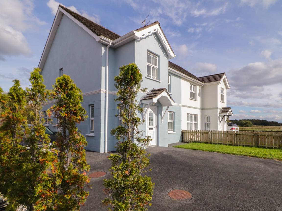 Cottage ∙ 3 Bedrooms ∙ 6 Guests - Omagh