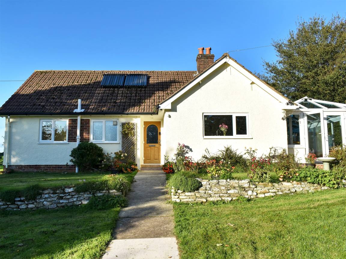 Cottage ∙ 3 Bedrooms ∙ 6 Guests - Chard