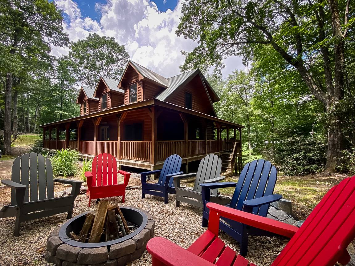 132 M² Cabin ∙ 3 Bedrooms ∙ 10 Guests - Boone, NC
