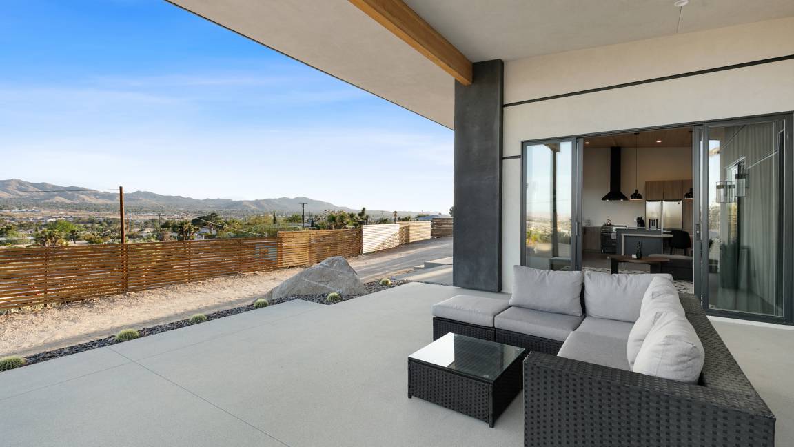House ∙ 2 Bedrooms ∙ 4 Guests - Yucca Valley, CA