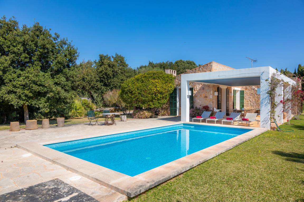 180 M² Finca ∙ 2 Bedrooms ∙ 4 Guests - Cala Millor