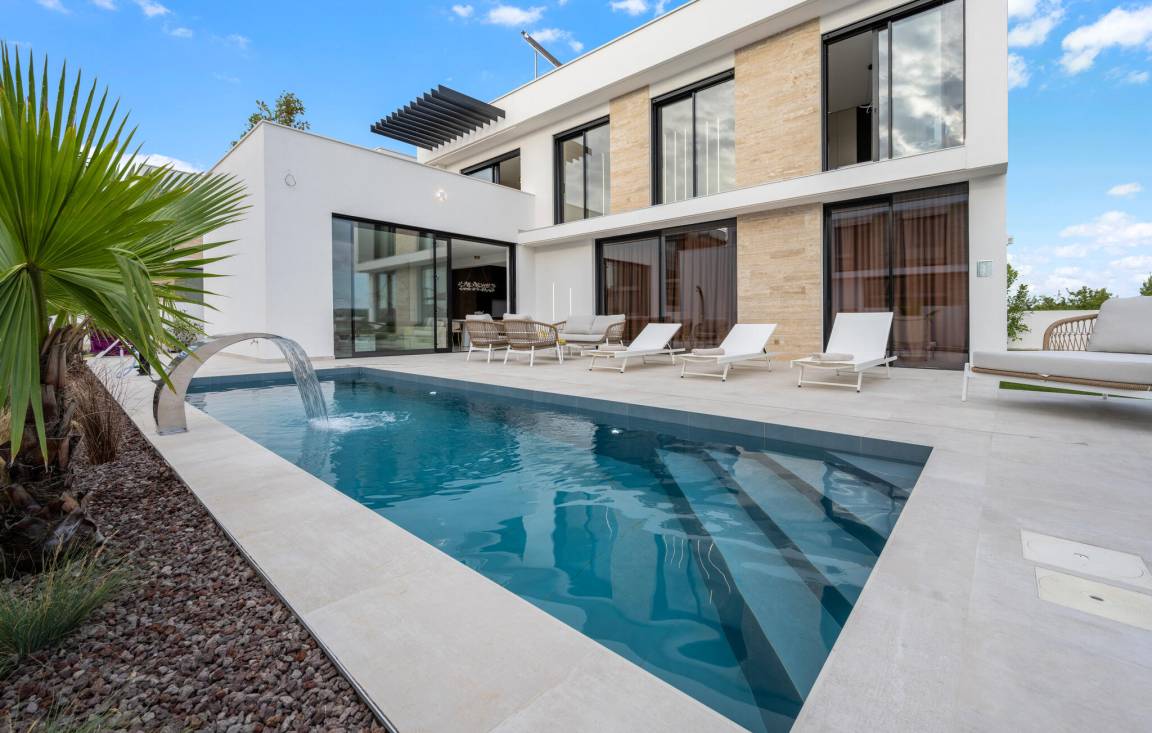 150 M² House ∙ 3 Bedrooms ∙ 8 Guests - Tisno