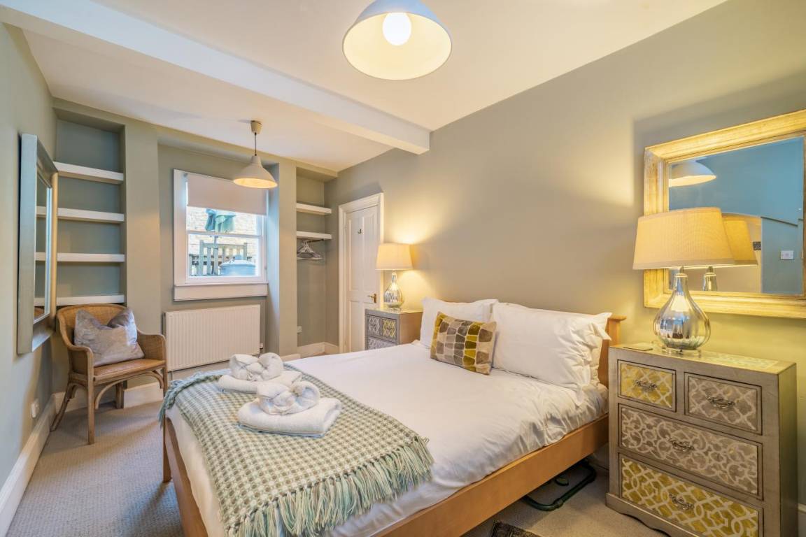 Cottage ∙ 3 Bedrooms ∙ 5 Guests - Bath