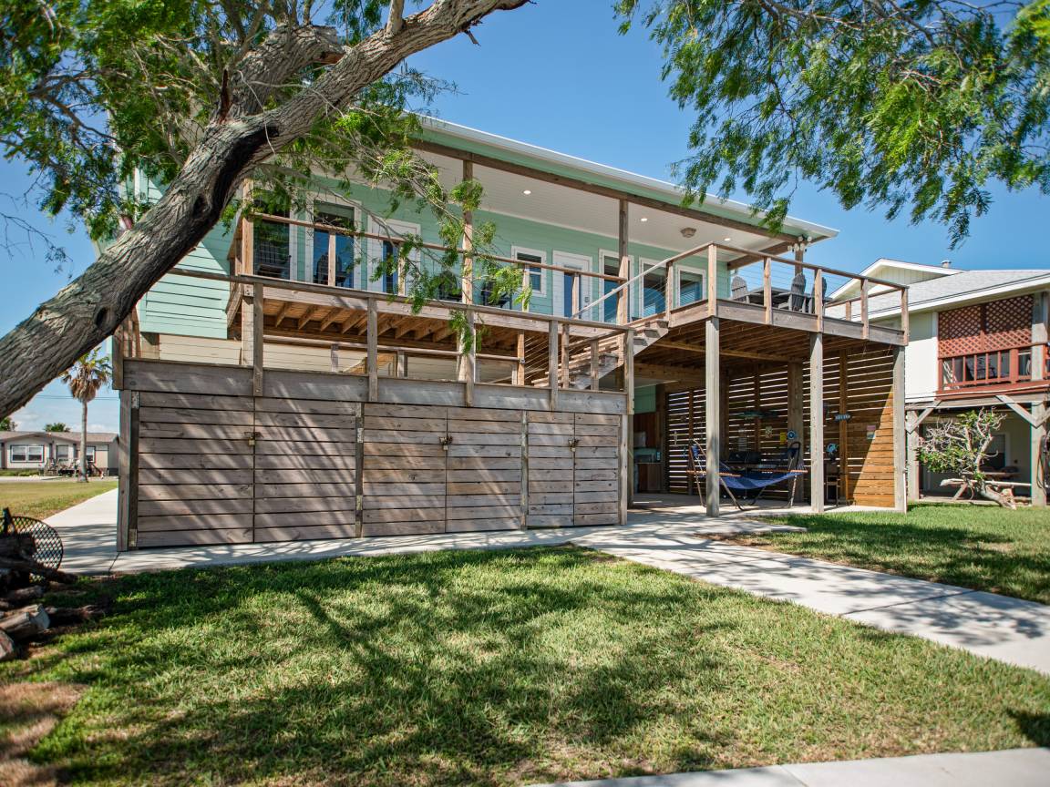 143 M² House ∙ 4 Bedrooms ∙ 12 Guests - Bayside, TX