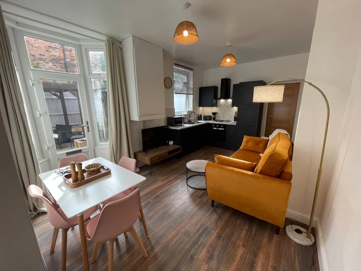 38 M² Huoneisto ∙ 2 Makuuhuonetta ∙ 4 Vierasta - Birmingham