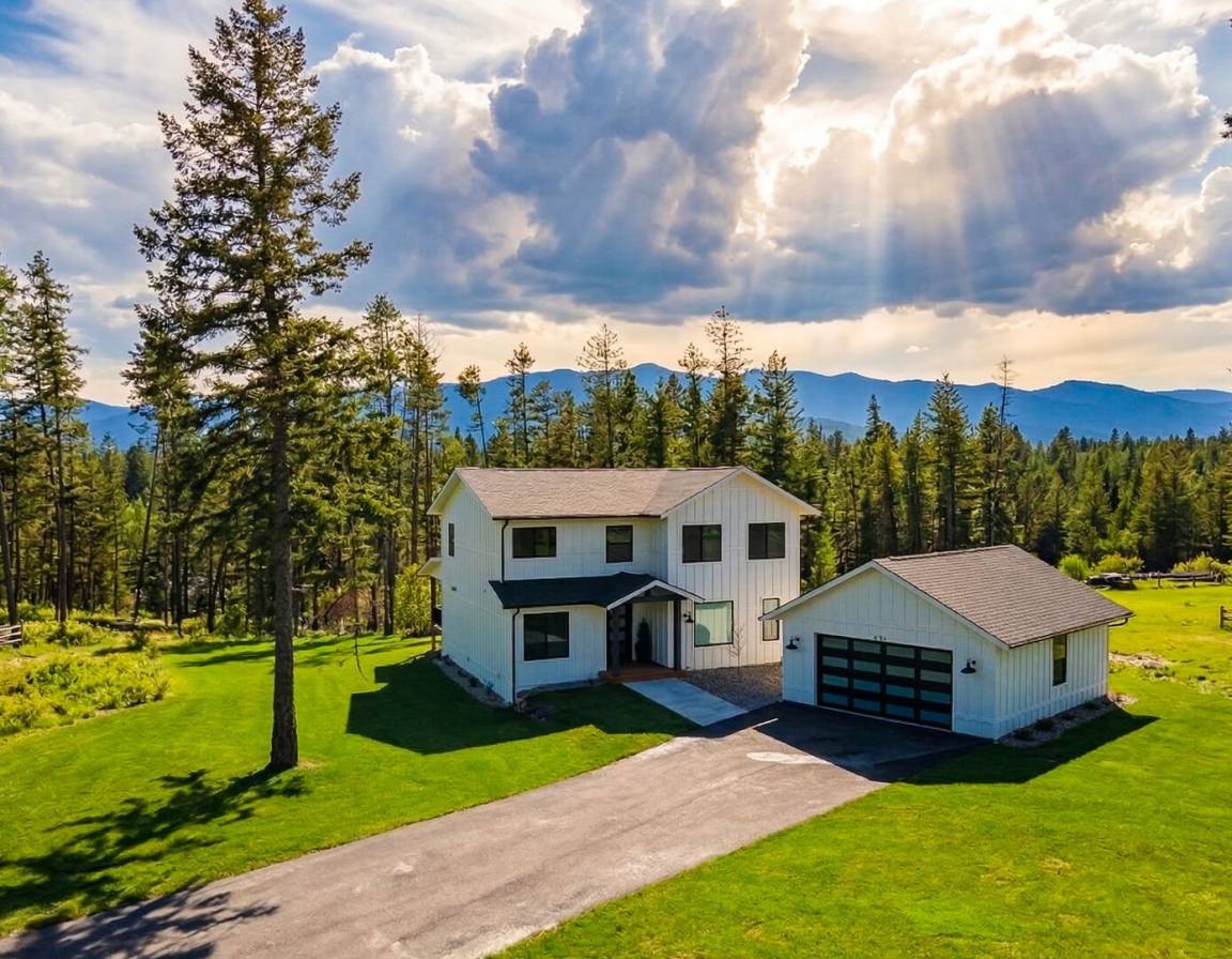 313 M² House ∙ 5 Bedrooms ∙ 10 Guests - Kalispell, MT