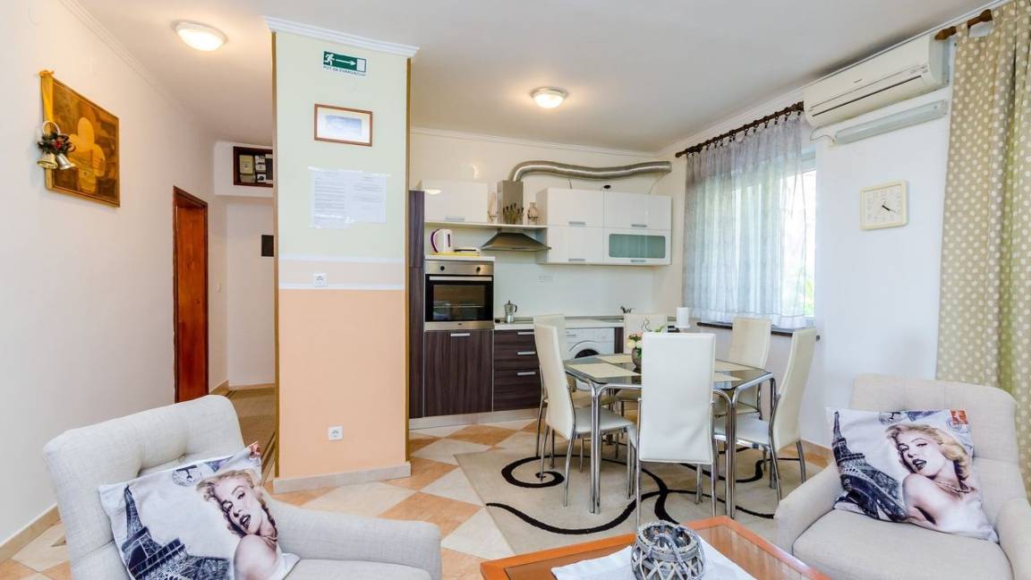 72 M² Ferienwohnung ∙ 2 Schlafzimmer ∙ 4 Gäste - Dubrovnik