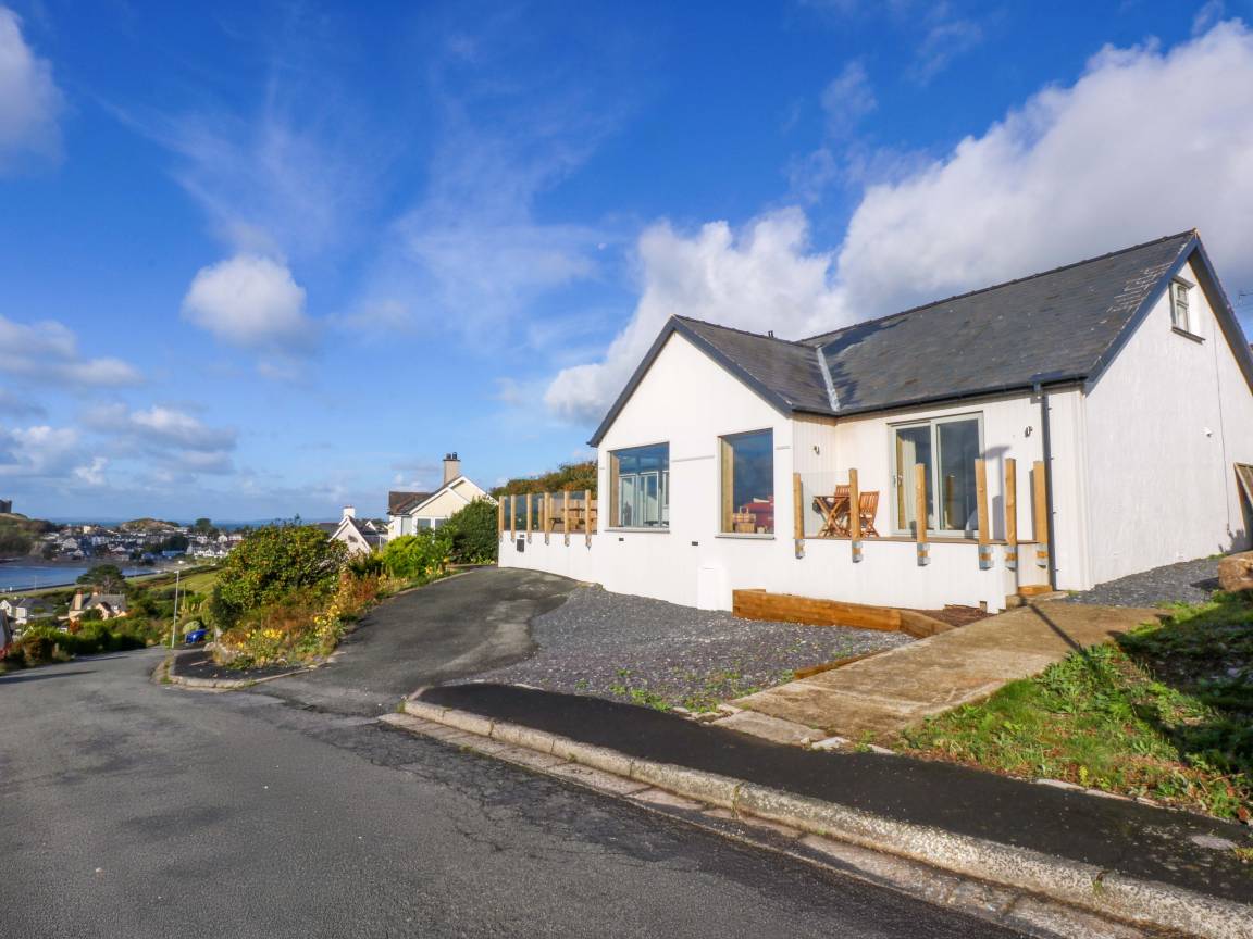 Cottage ∙ 5 Bedrooms ∙ 10 Guests - Criccieth