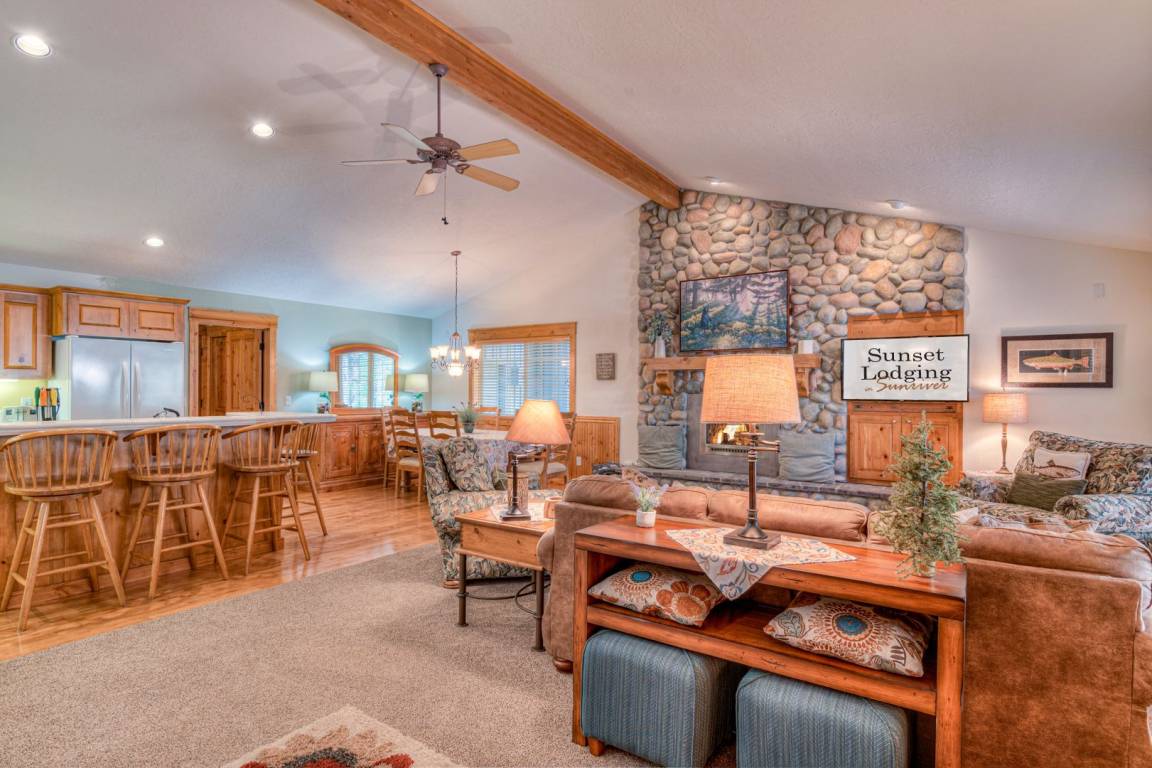 194 M² House ∙ 4 Bedrooms ∙ 10 Guests - Sunriver, OR