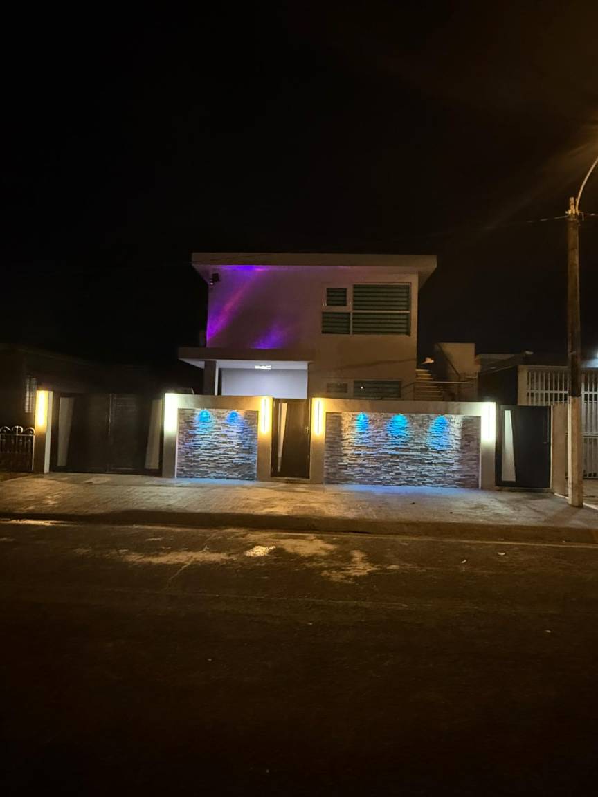 Villa ∙ 5 Bedrooms ∙ 15 Guests - Porto Rico