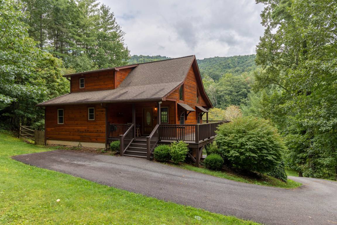 House ∙ 3 Bedrooms ∙ 8 Guests - Boone, NC