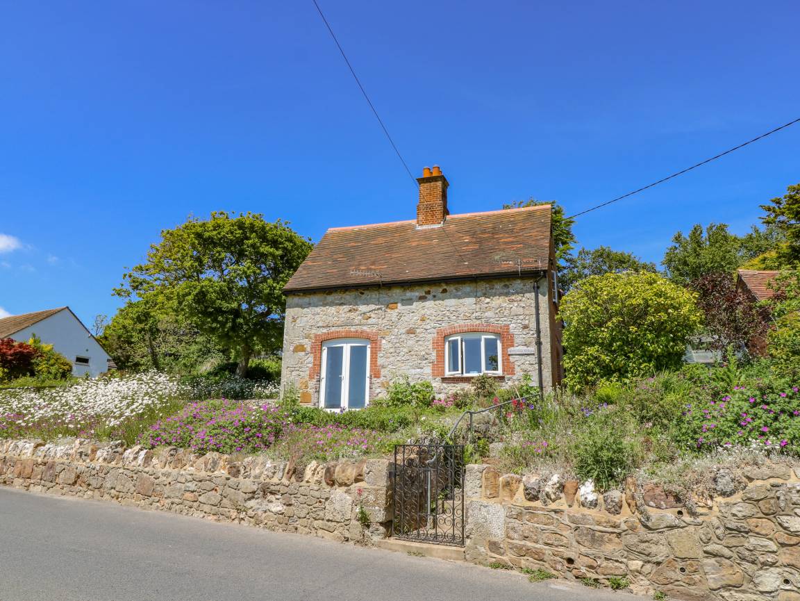 Cottage ∙ 3 Bedrooms ∙ 6 Guests - Isle of Wight