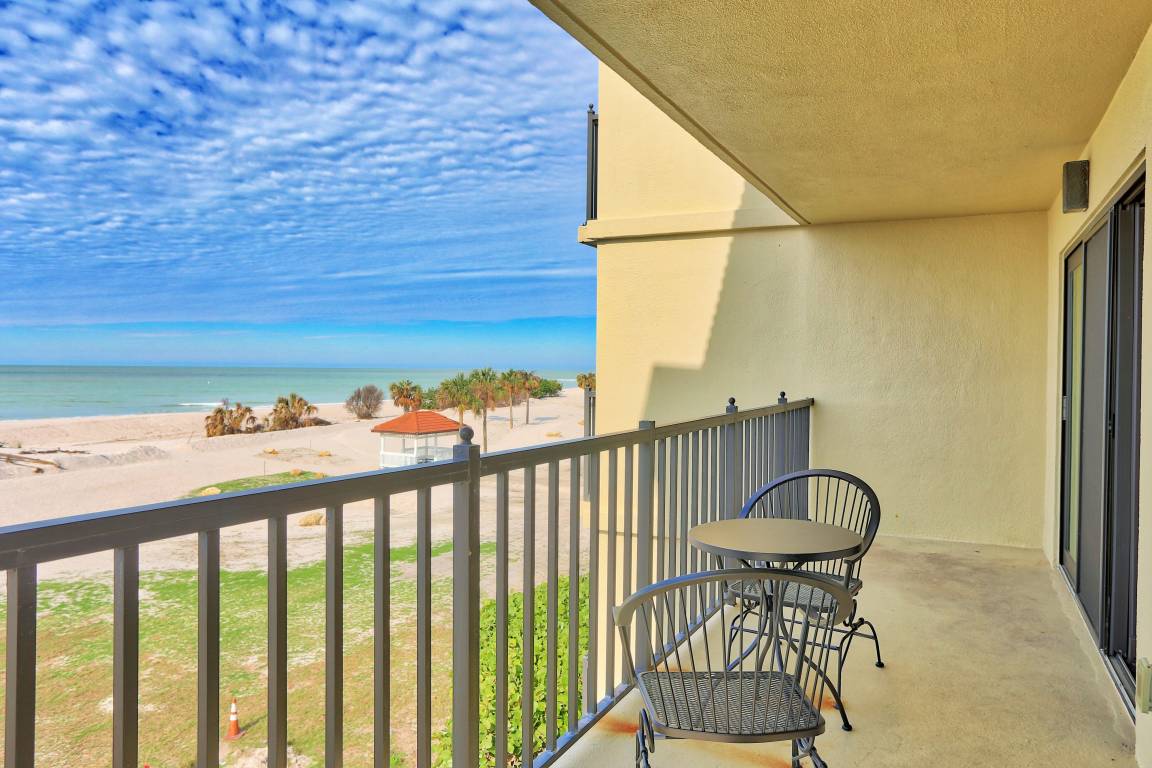 117 M² Condo ∙ 2 Bedrooms ∙ 4 Guests - Treasure Island, FL