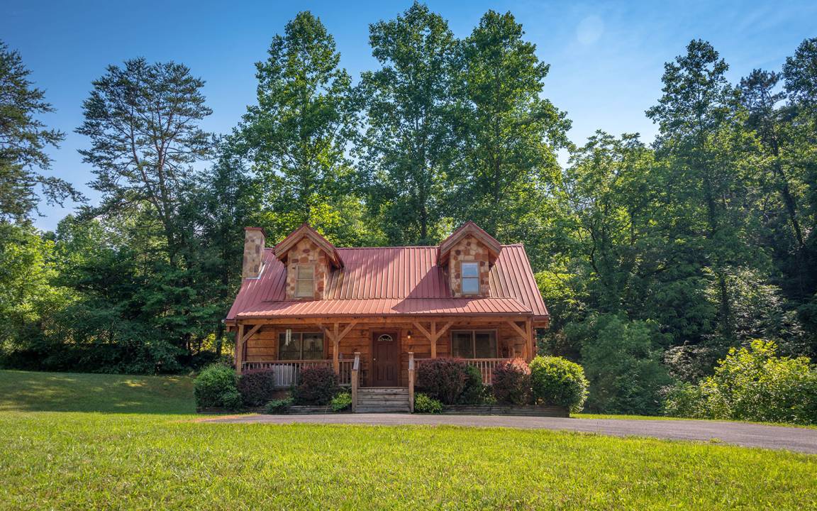 150 M² Cabin ∙ 3 Bedrooms ∙ 8 Guests - Pigeon Forge, TN