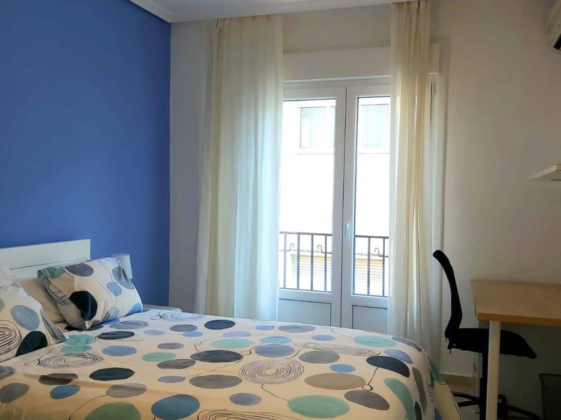 134 M² Apartamento ∙ 3 Habitaciones ∙ 6 Huéspedes - Sevilla, España