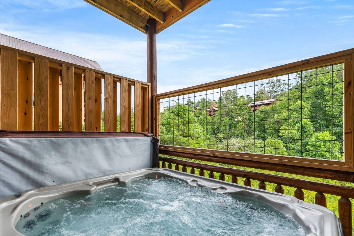 471 M² House ∙ 8 Bedrooms ∙ 22 Guests - Gatlinburg, TN