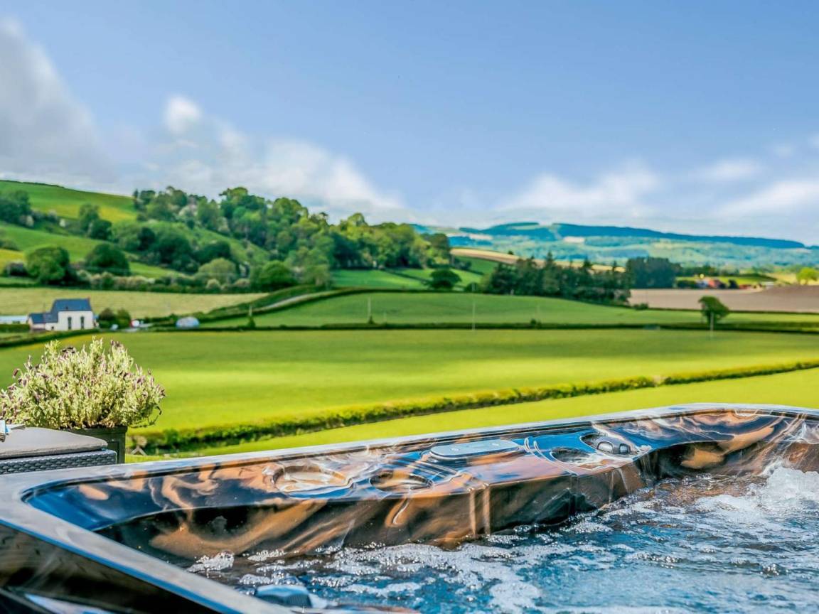 Lodge ∙ 2 Bedrooms ∙ 4 Guests - Welshpool