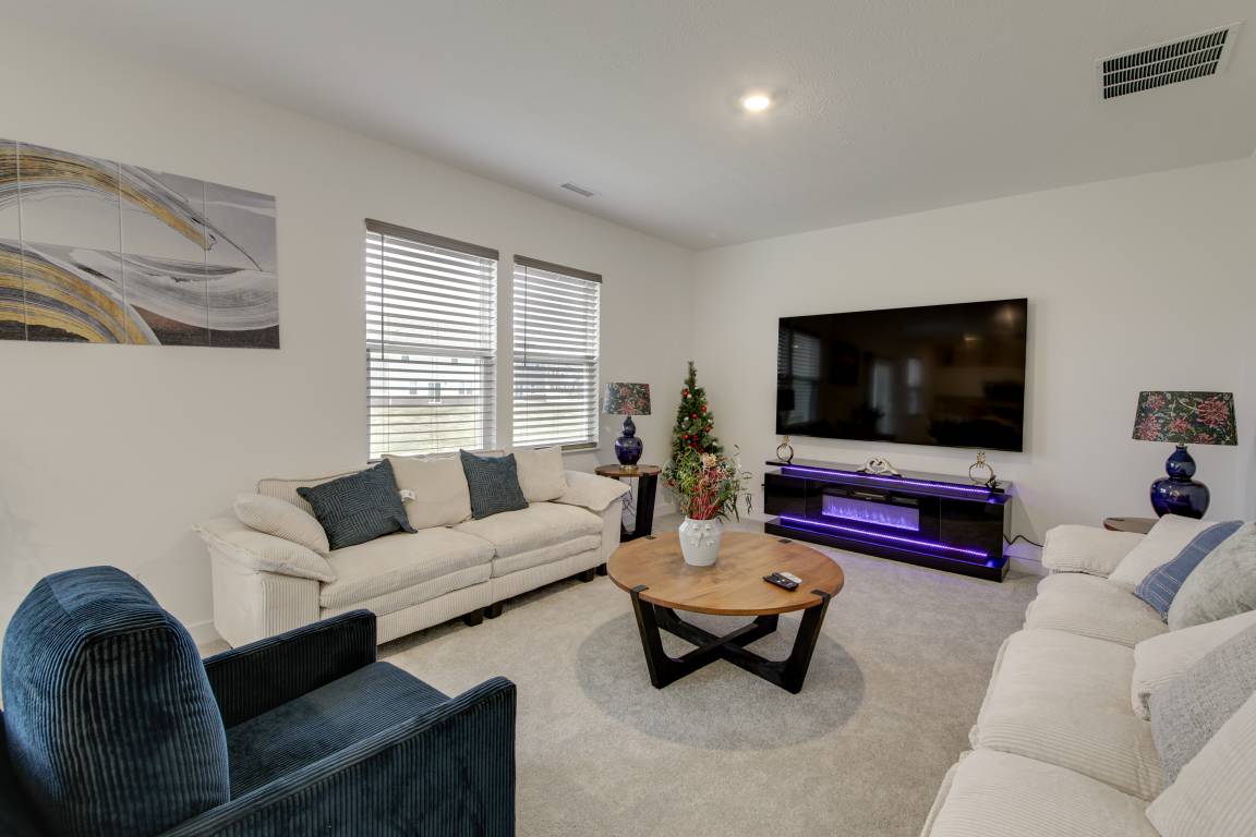 167 M² Apartment ∙ 4 Bedrooms ∙ 8 Guests - Greenwood, IN