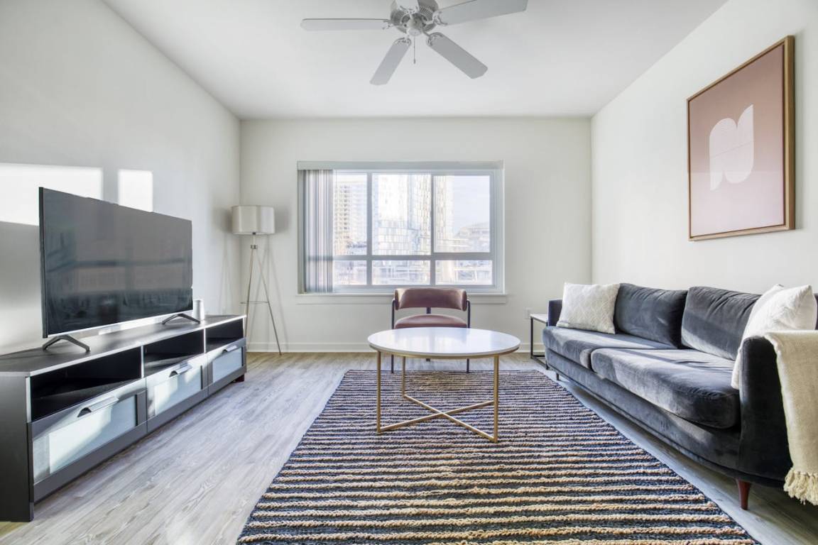 107 M² Apartment ∙ 2 Bedrooms ∙ 4 Guests - Bellevue, WA