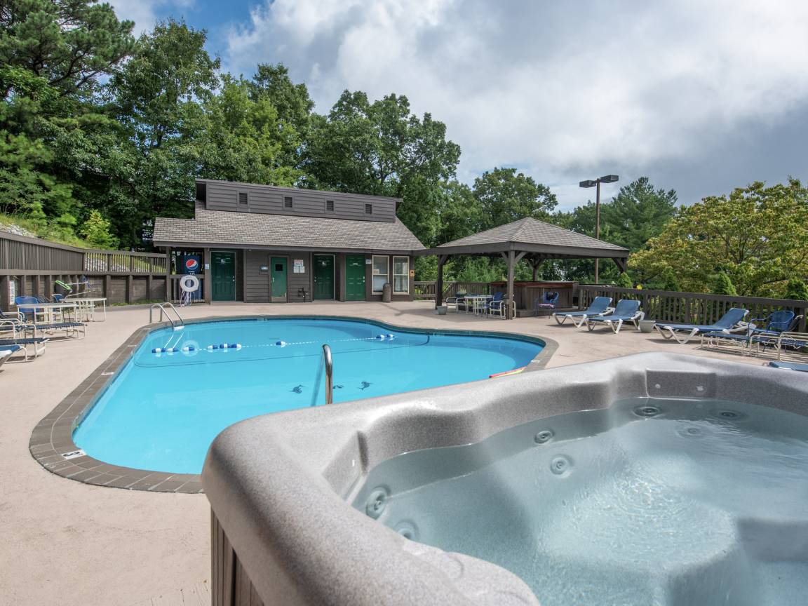 71 M² Condo ∙ 2 Bedrooms ∙ 6 Guests - Gatlinburg, TN