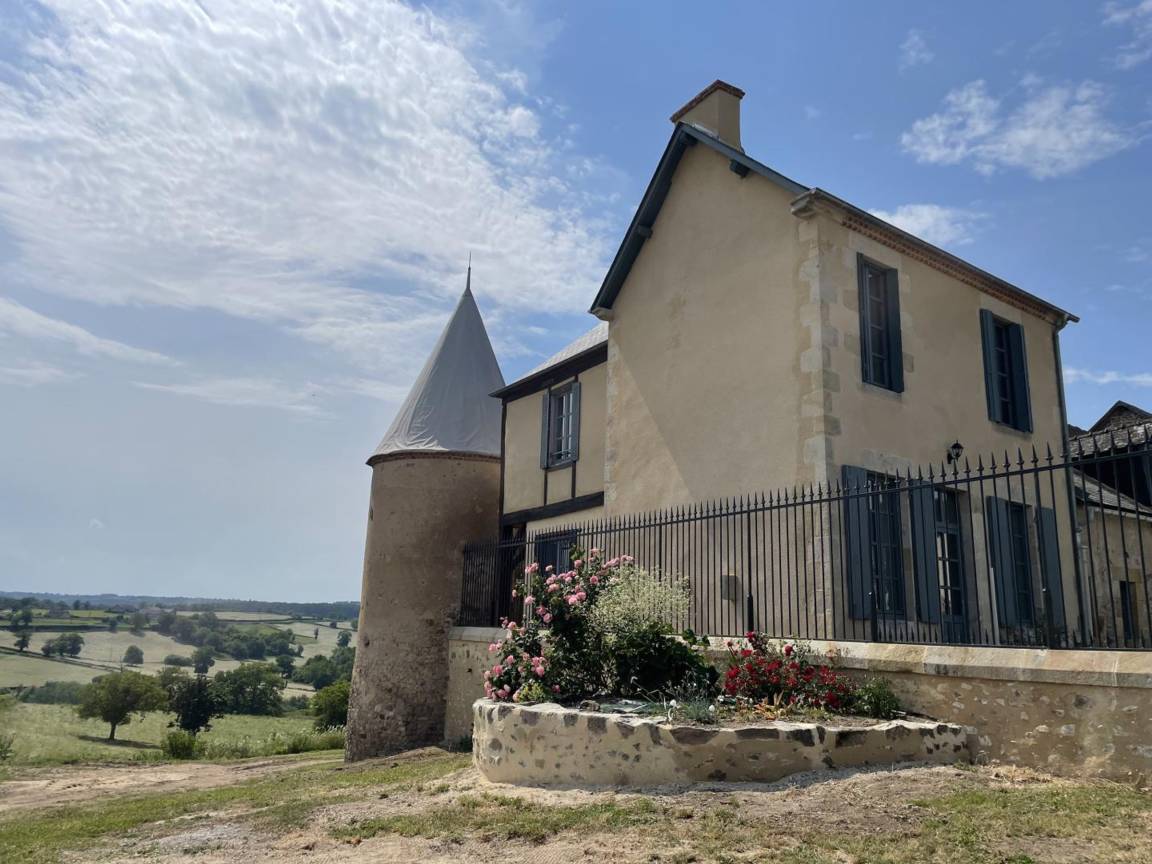110 M² Cottage ∙ 3 Chambres ∙ 6 Personnes - Montmarault