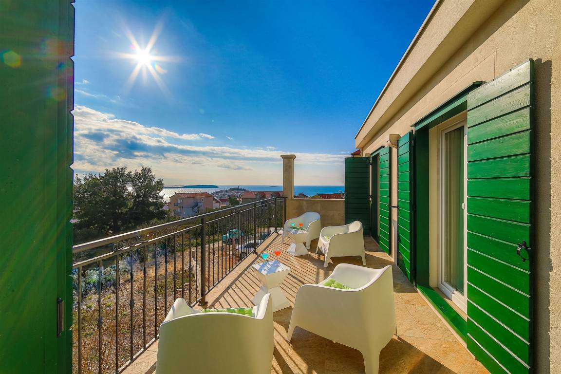 200 M² Ferienhaus ∙ 4 Schlafzimmer ∙ 10 Gäste - Primošten