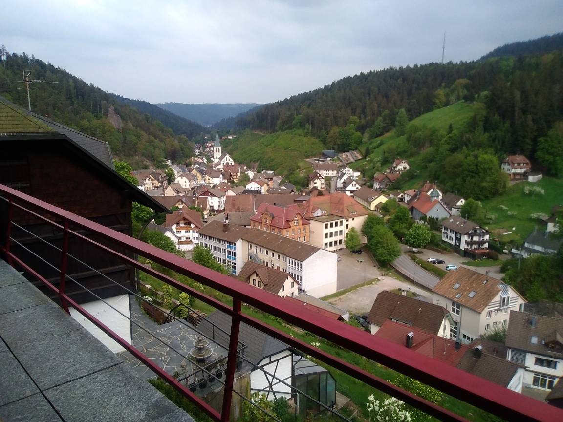80 M² Huoneisto ∙ 2 Makuuhuonetta ∙ 4 Vierasta - Schramberg