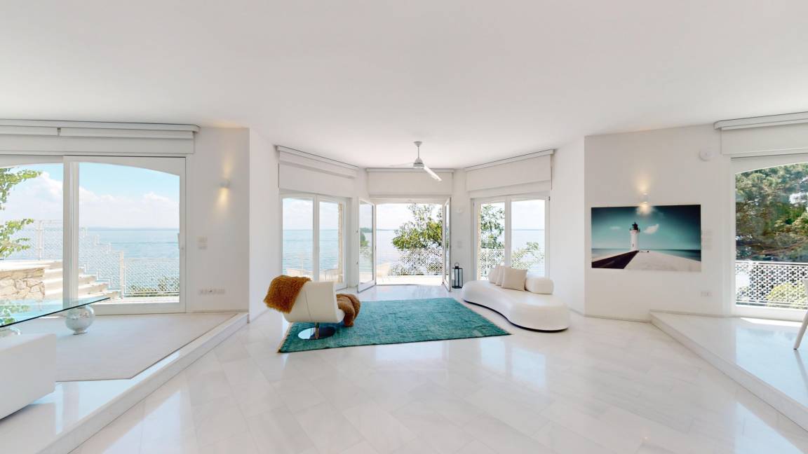 350 M² Villa ∙ 4 Bedrooms ∙ 8 Guests - Sirmione