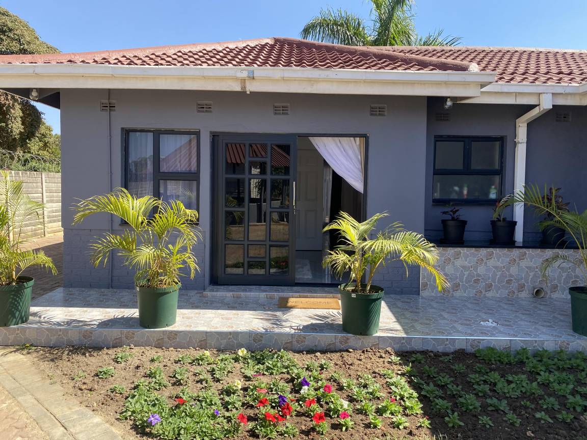 70 M² Apartment ∙ 2 Bedrooms ∙ 4 Guests - Harare