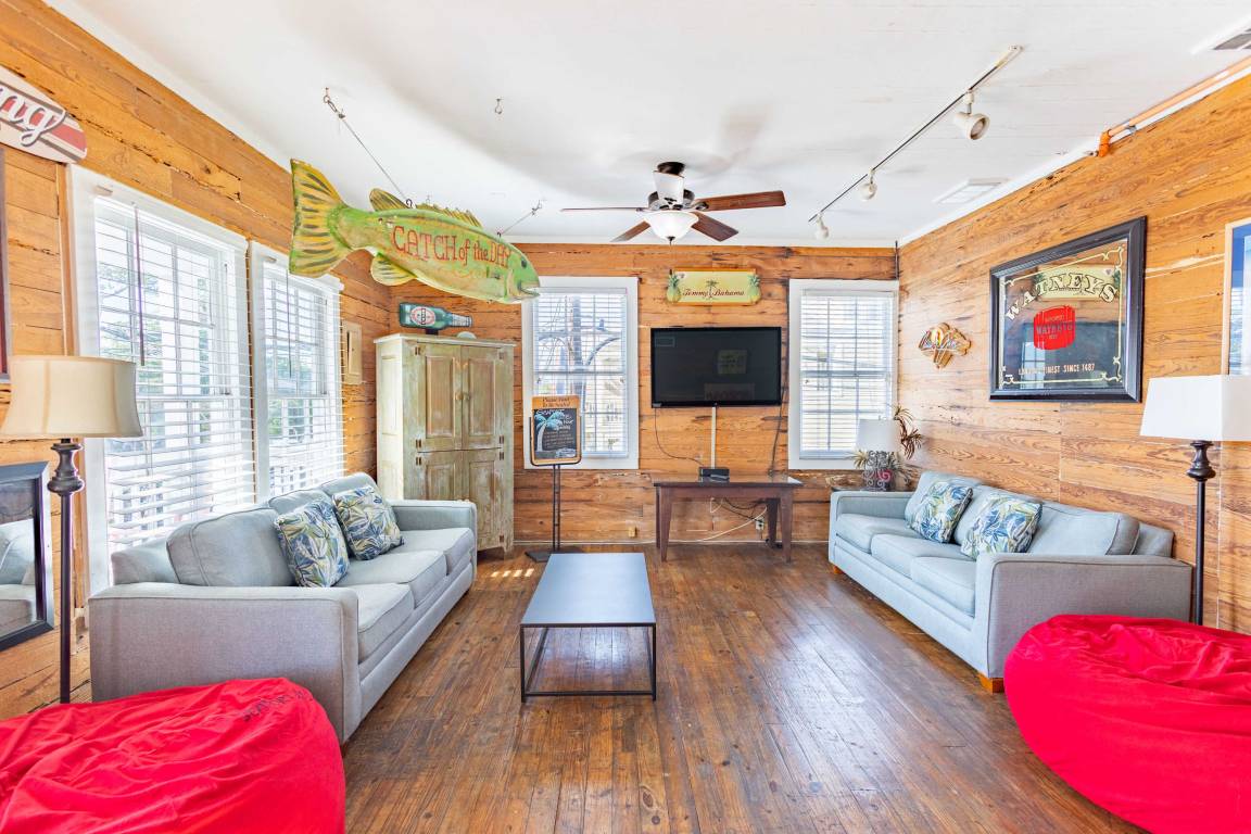 Apartment ∙ 4 Bedrooms ∙ 12 Guests - Key West, FL