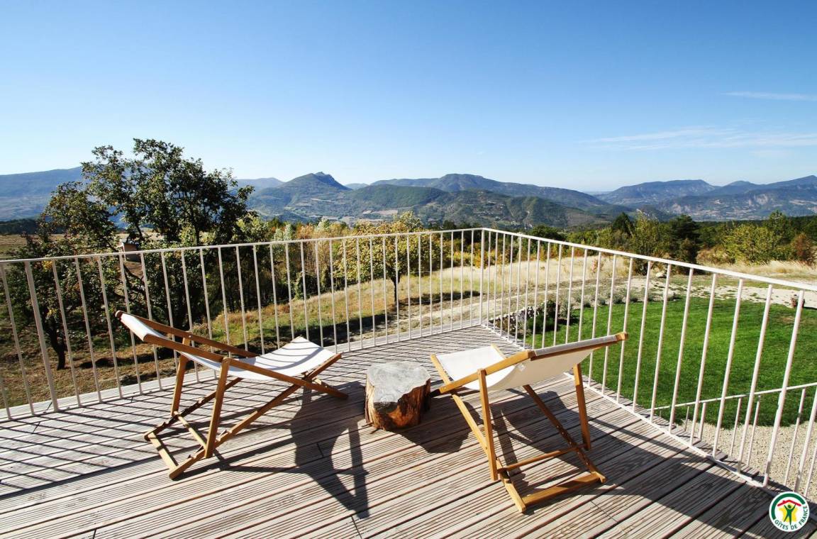 90 M² Gîte ∙ 2 Chambres ∙ 4 Personnes - La Motte-Chalancon