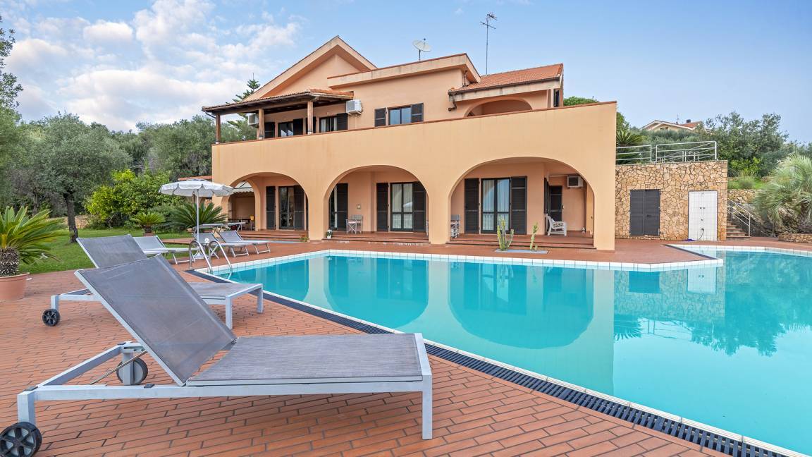 250 M² Villa ∙ 3 Camere Da Letto ∙ 6 Ospiti - Pietra Ligure