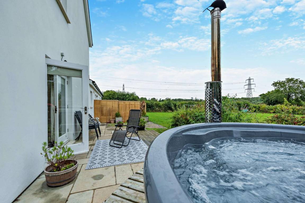 Cottage ∙ 5 Bedrooms ∙ 12 Guests - Narberth