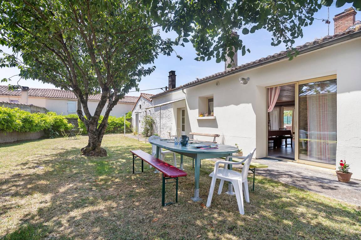 160 M² Maison De Vacances ∙ 4 Chambres ∙ 12 Personnes - Fontenay-le-Comte