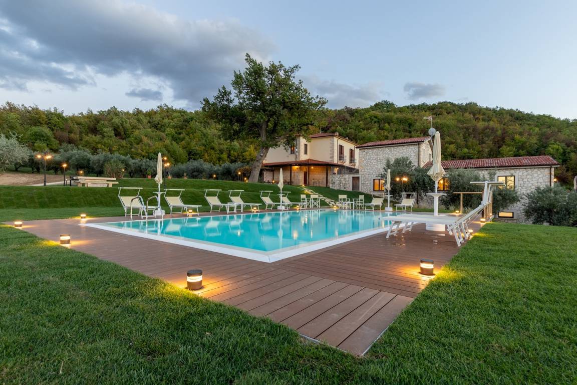 250 M² Villa ∙ 9 Bedrooms ∙ 18 Guests - Abruzzo