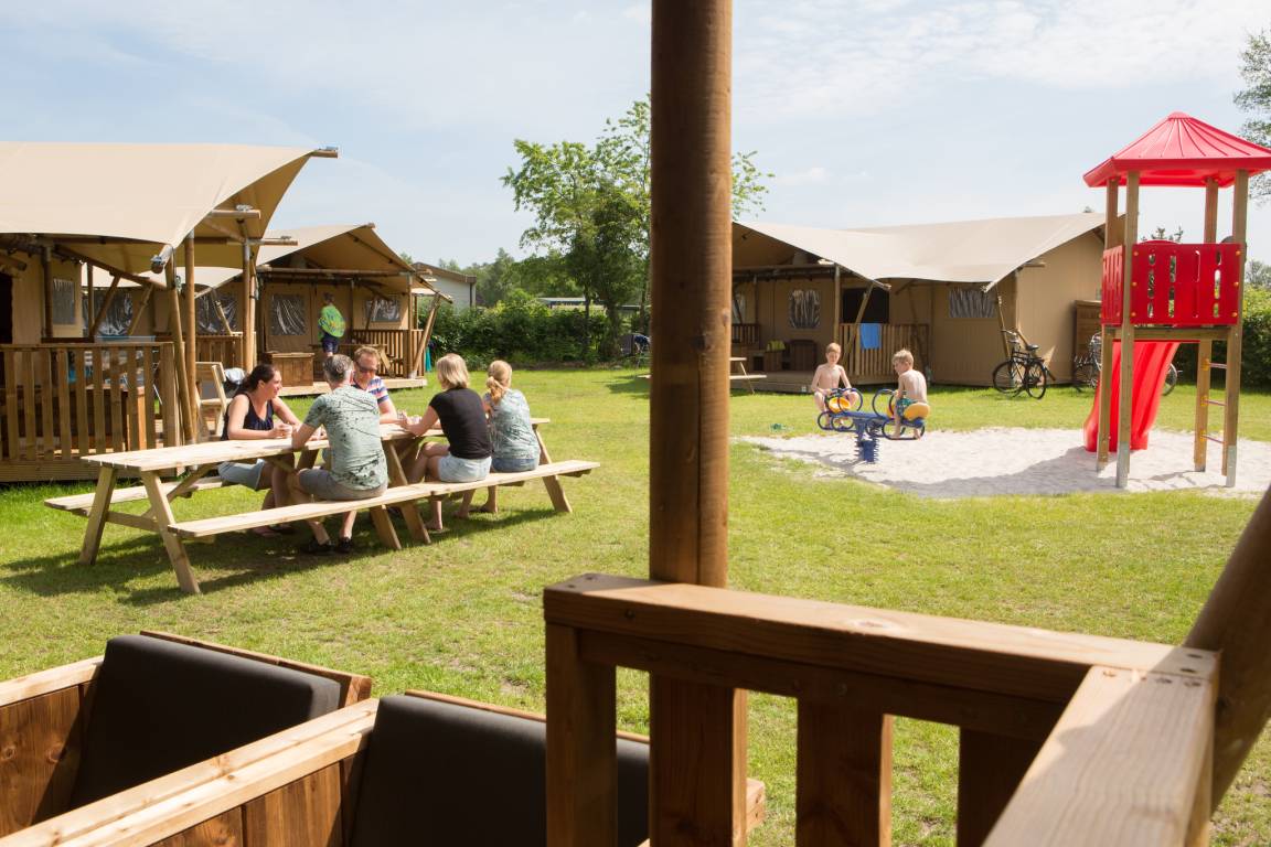 70 M² Hut ∙ 3 Slaapkamers ∙ 7 Gasten - Slagharen