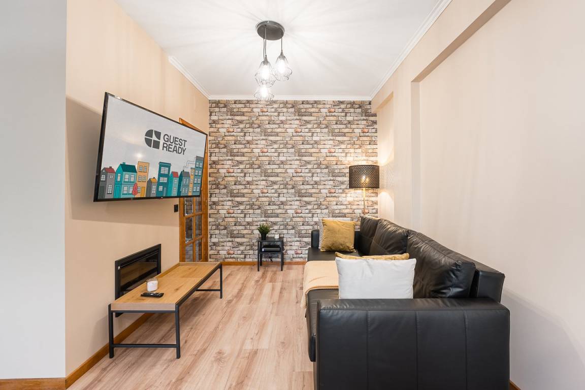 90 M² Apartamento ∙ 2 Quartos ∙ 6 Hóspedes - Nogueira