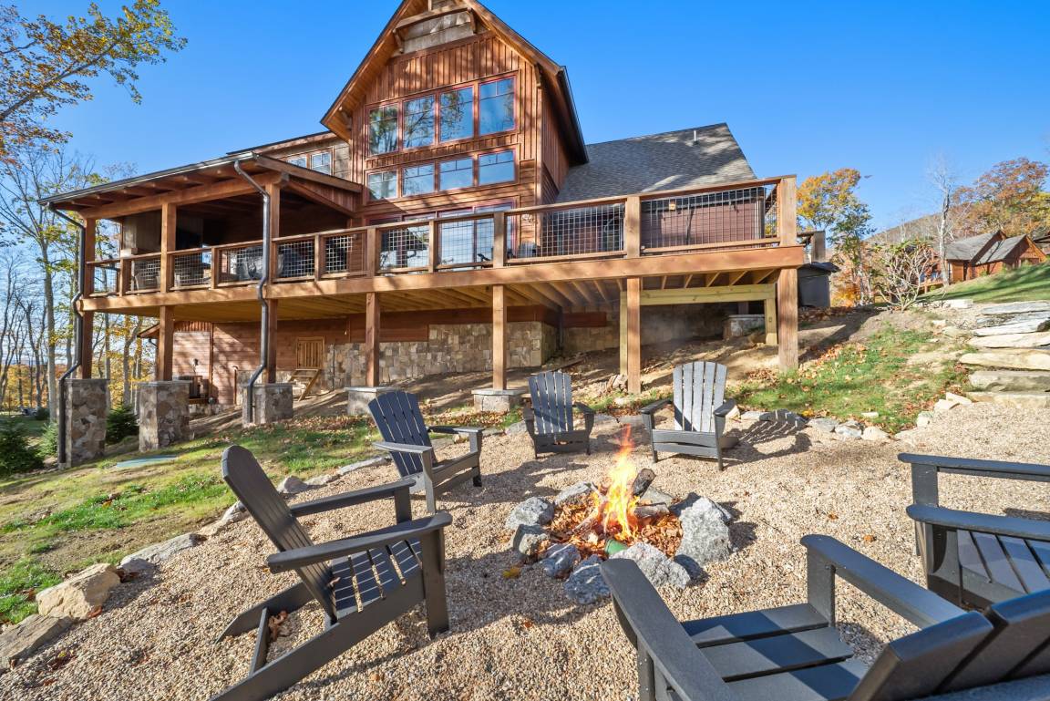 Cabin ∙ 3 Bedrooms ∙ 10 Guests - Beech Mountain