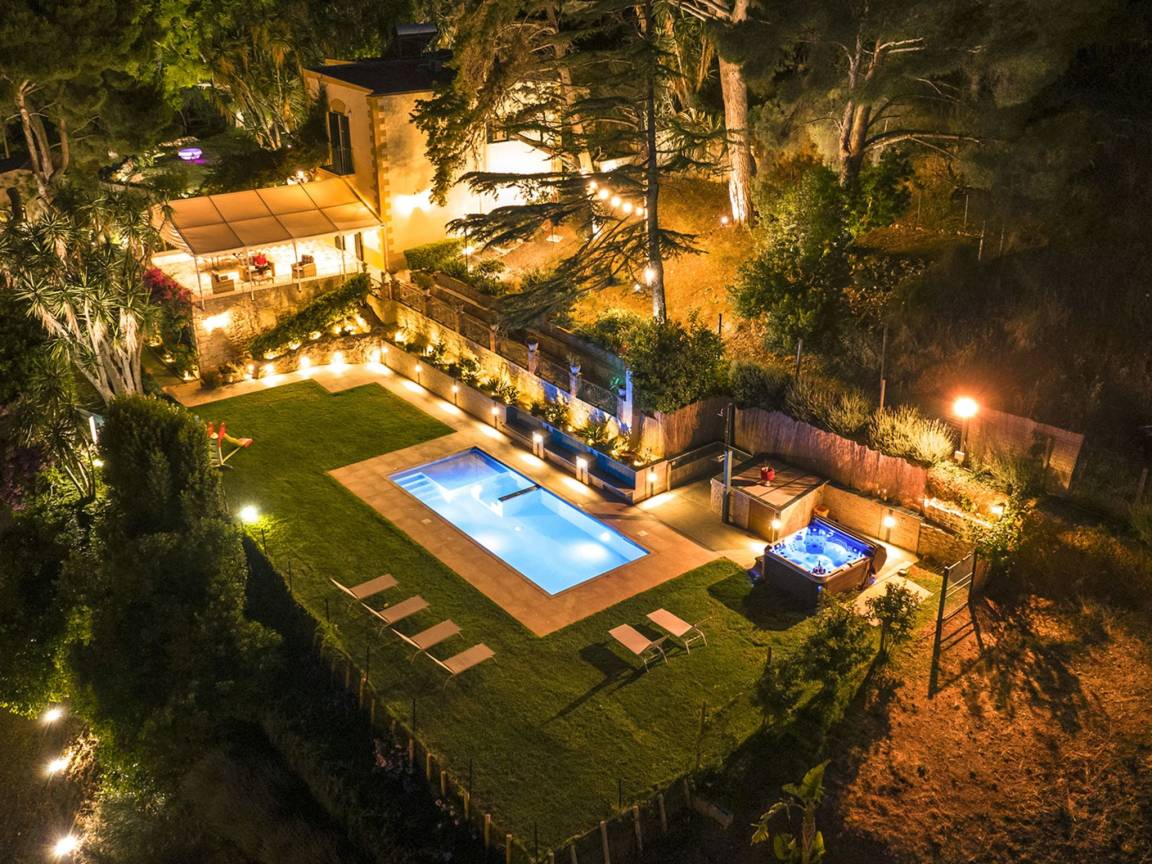 180 M² Ferienhaus ∙ 4 Schlafzimmer ∙ 12 Gäste - Alcamo