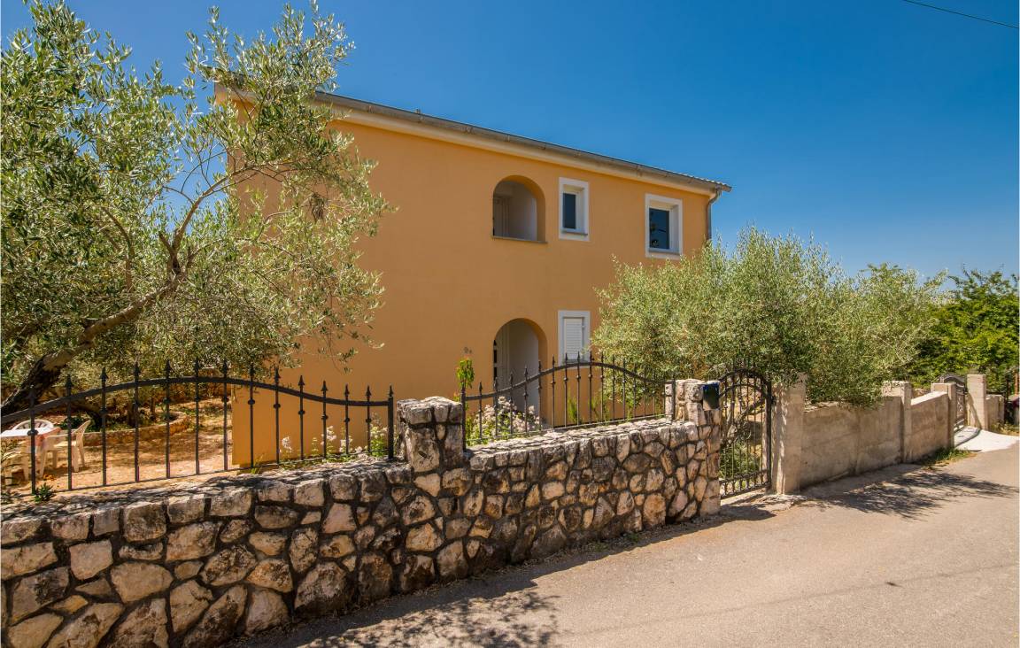 84 M² Appartamento Vacanza ∙ 2 Camere Da Letto ∙ 4 Ospiti - Verbenico