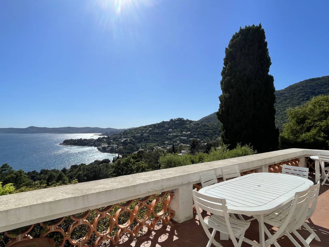 100 M² Talo ∙ 4 Makuuhuonetta ∙ 7 Vierasta - Le Lavandou