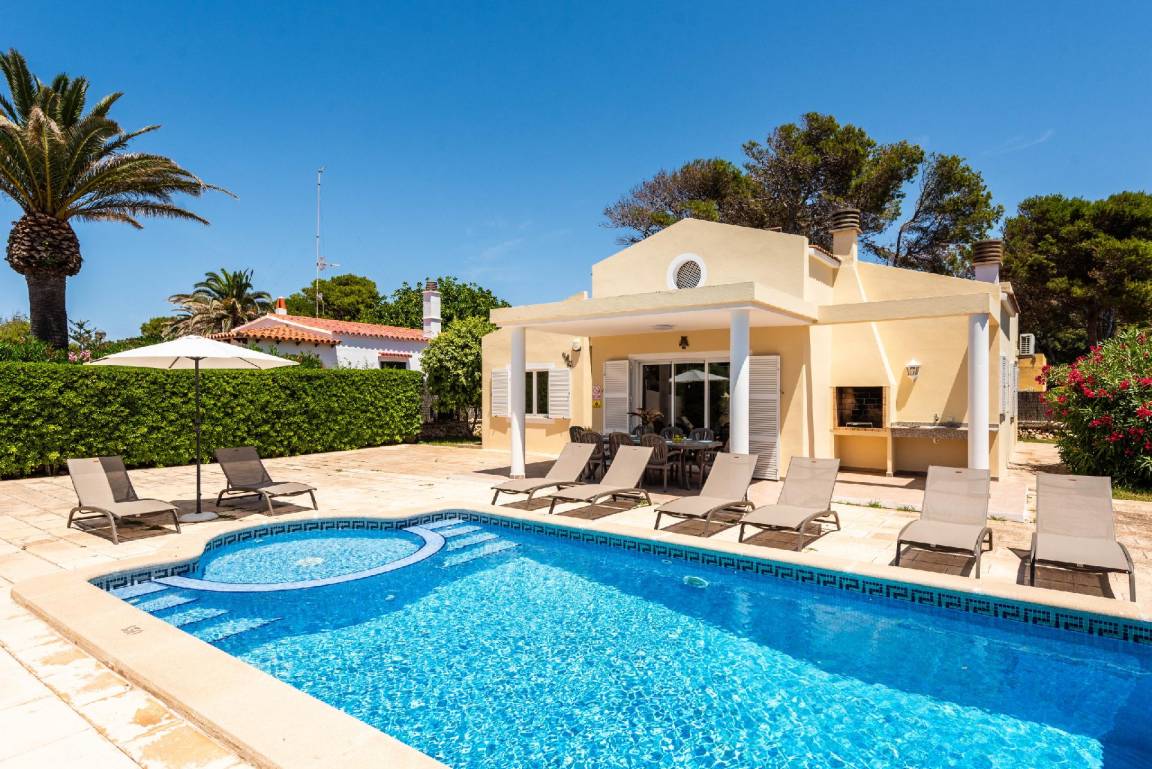 150 M² House ∙ 4 Bedrooms ∙ 4 Guests - Ciudadela
