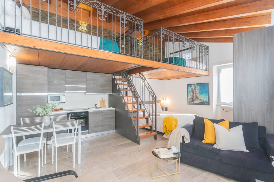250 M² Apartamento ∙ 6 Quartos ∙ 15 Hóspedes - Como