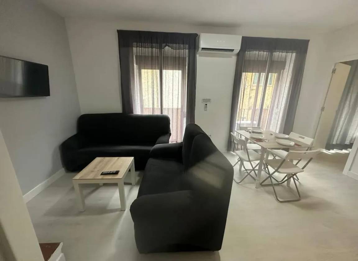 60 M² Apartment ∙ 2 Bedrooms ∙ 4 Guests - Granada