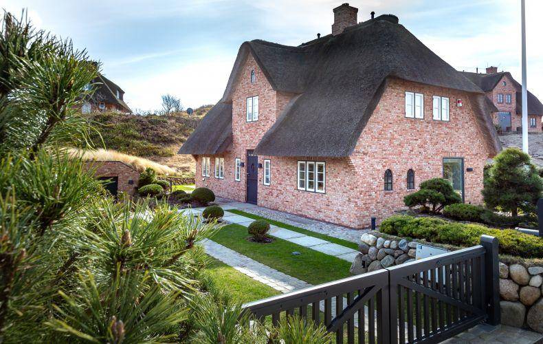 200 M² House ∙ 4 Bedrooms ∙ 8 Guests - List