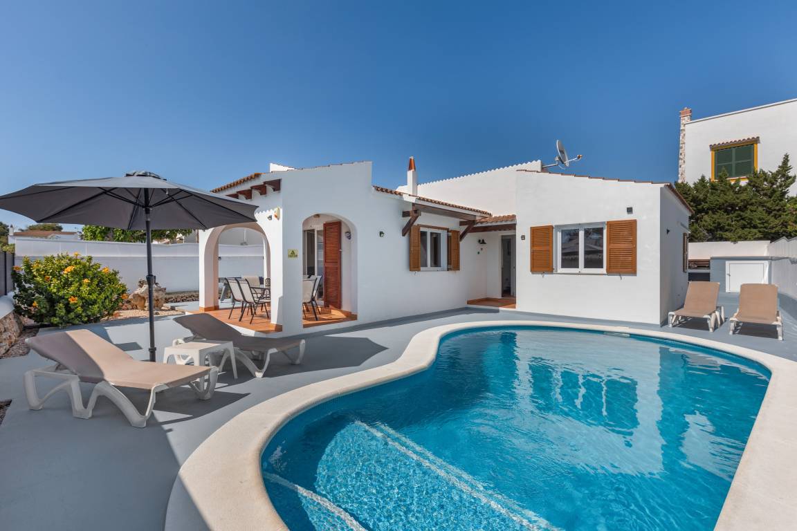 100 M² Villa ∙ 3 Bedrooms ∙ 6 Guests - Minorca